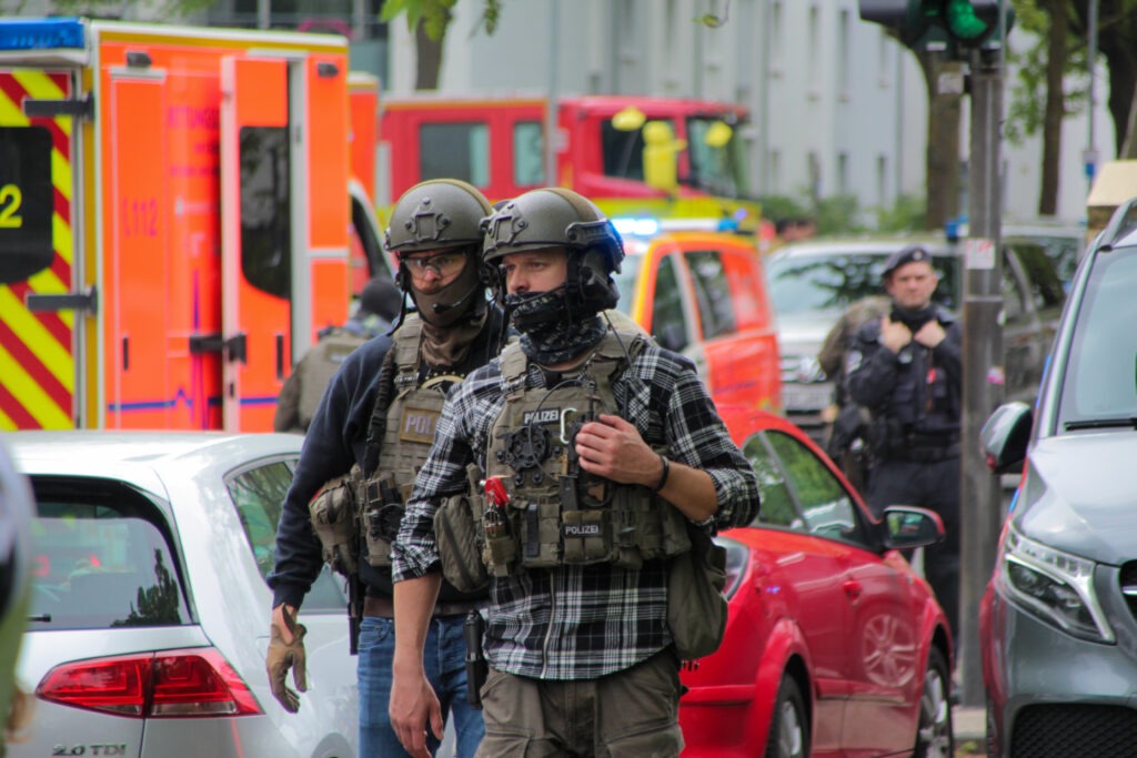 Ratingen | Explosion bei Polizeieinsatz in Wohnhaus – Mehrere ...