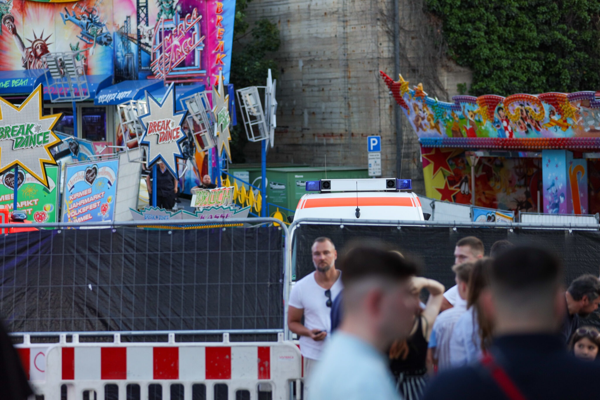 Oberhausen | Tragischer Unfall auf der Kirmes in Sterkrade – 18-Jähriger verstirbt ...